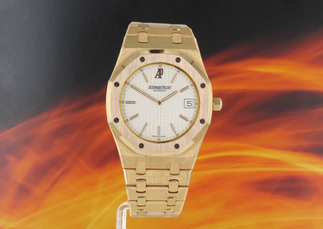 Watch Guru - Audemars Piguet - Royal Oak Jumbo